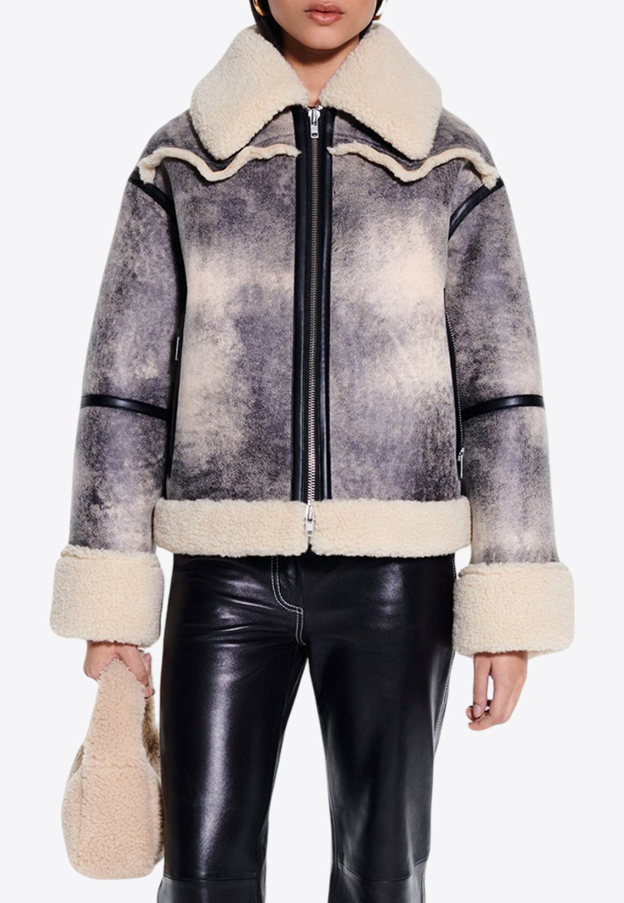 Stand Studio – THAHAB KW